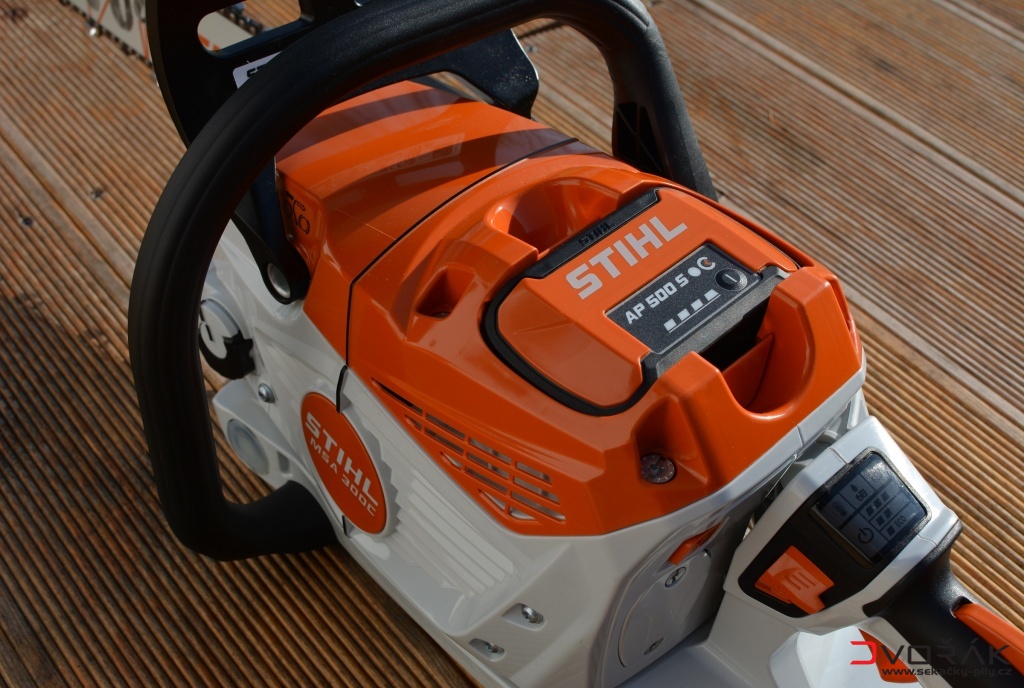 aku pila STIHL MSA 300 C - Sekacky-pily.cz